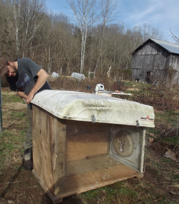 How to make a cheap outdoor chick brooder | Avian Aqua Miser