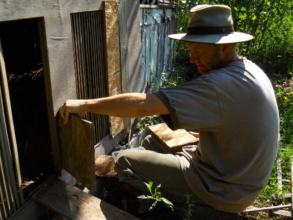 Chicken coop pophole | Avian Aqua Miser